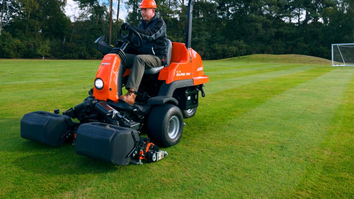 Electric Reel Mower | Sports | Jacobsen